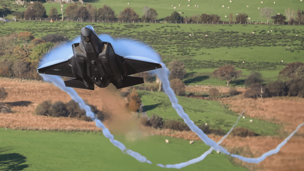 USAF F-35s exiting the Mach Loop in style - World War Wings