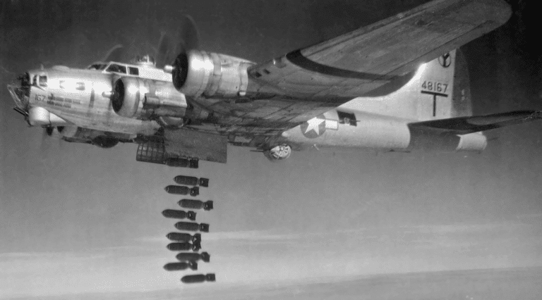 5 Remarkable Features That Defined the B-17 Flying Fortress as an Iconic WWII Bomber - World War ...