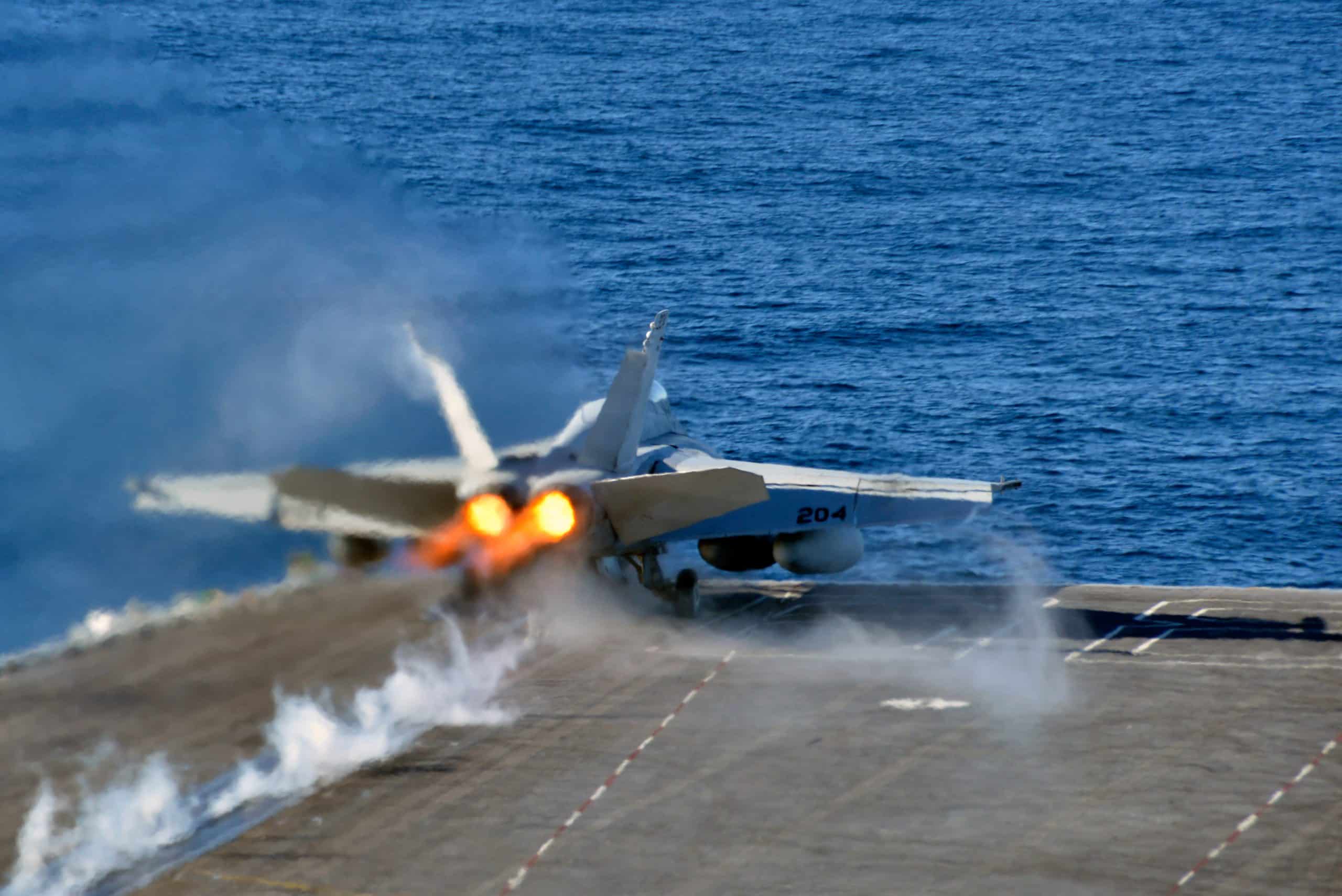 This Is Why America Still NEEDS The Super Hornet - World War Wings
