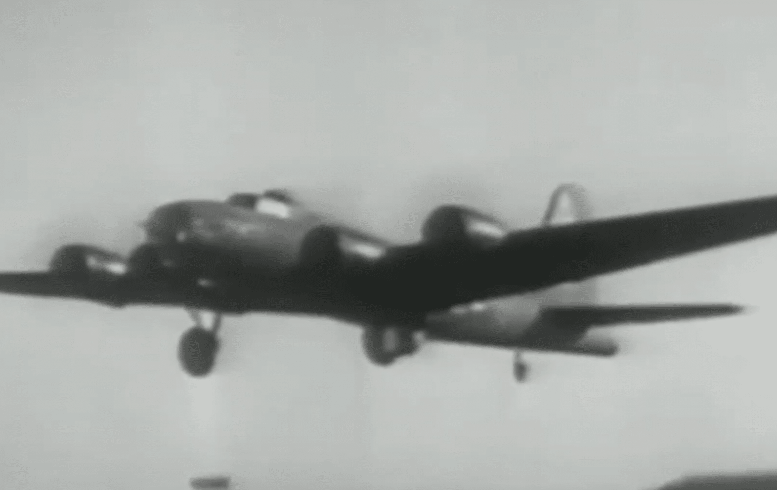 The Story of the Ghost Plane of WWII That Landed Solo - World War Wings