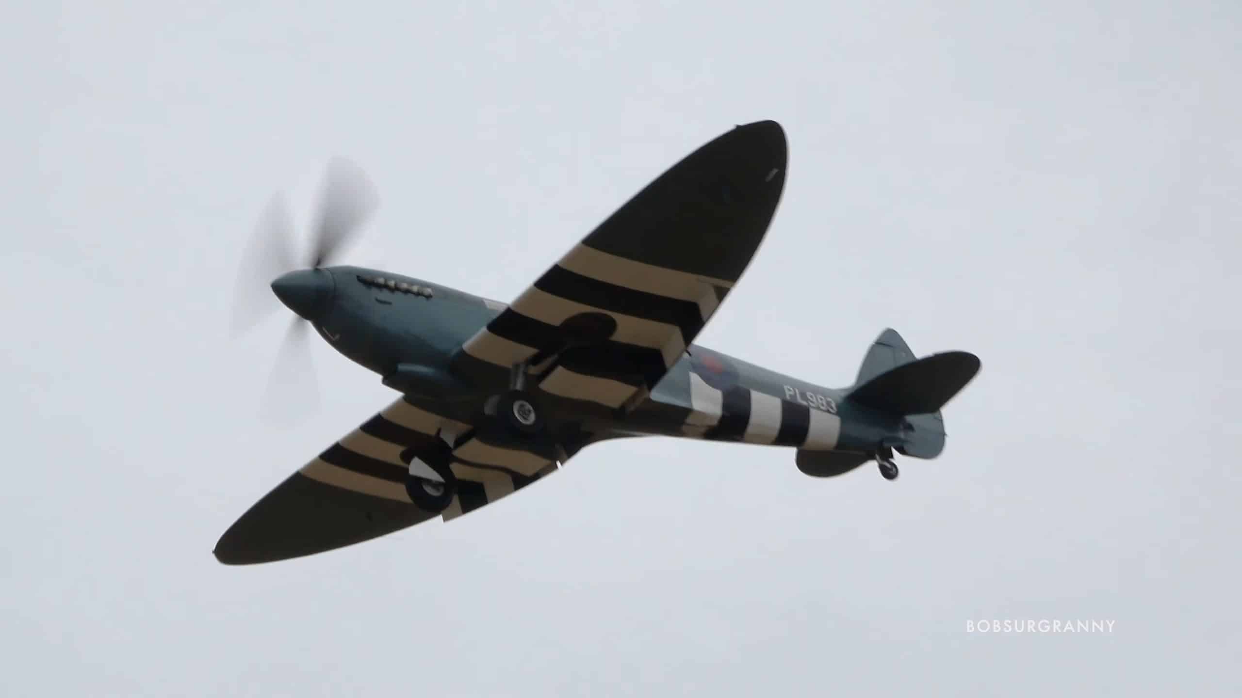 Goosebumps As Spitfire & Hurricane Flypast Thunders Over Duxford ...
