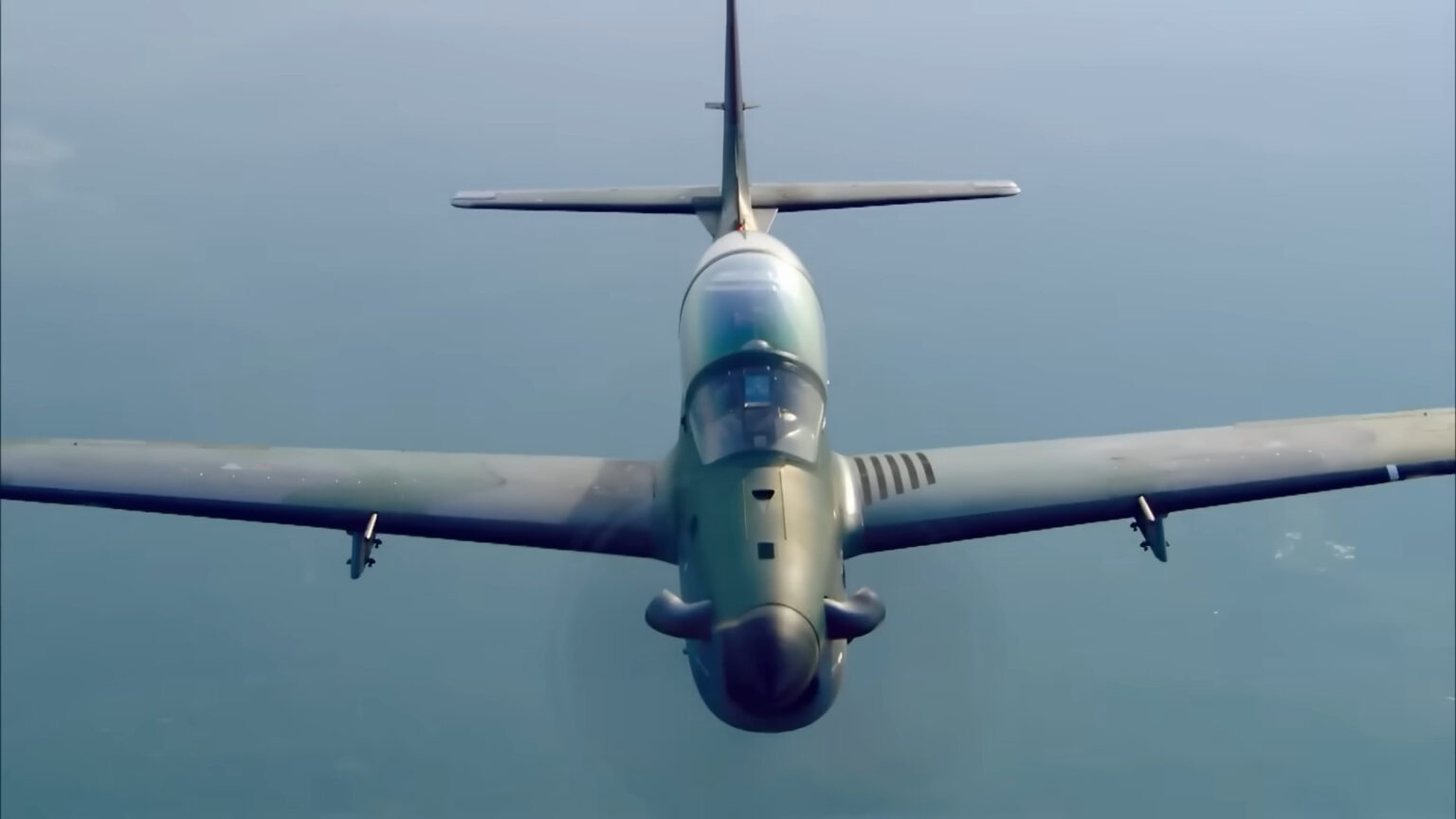 A WW2-style Attack Aircraft? In the 21st century?! - World War Wings