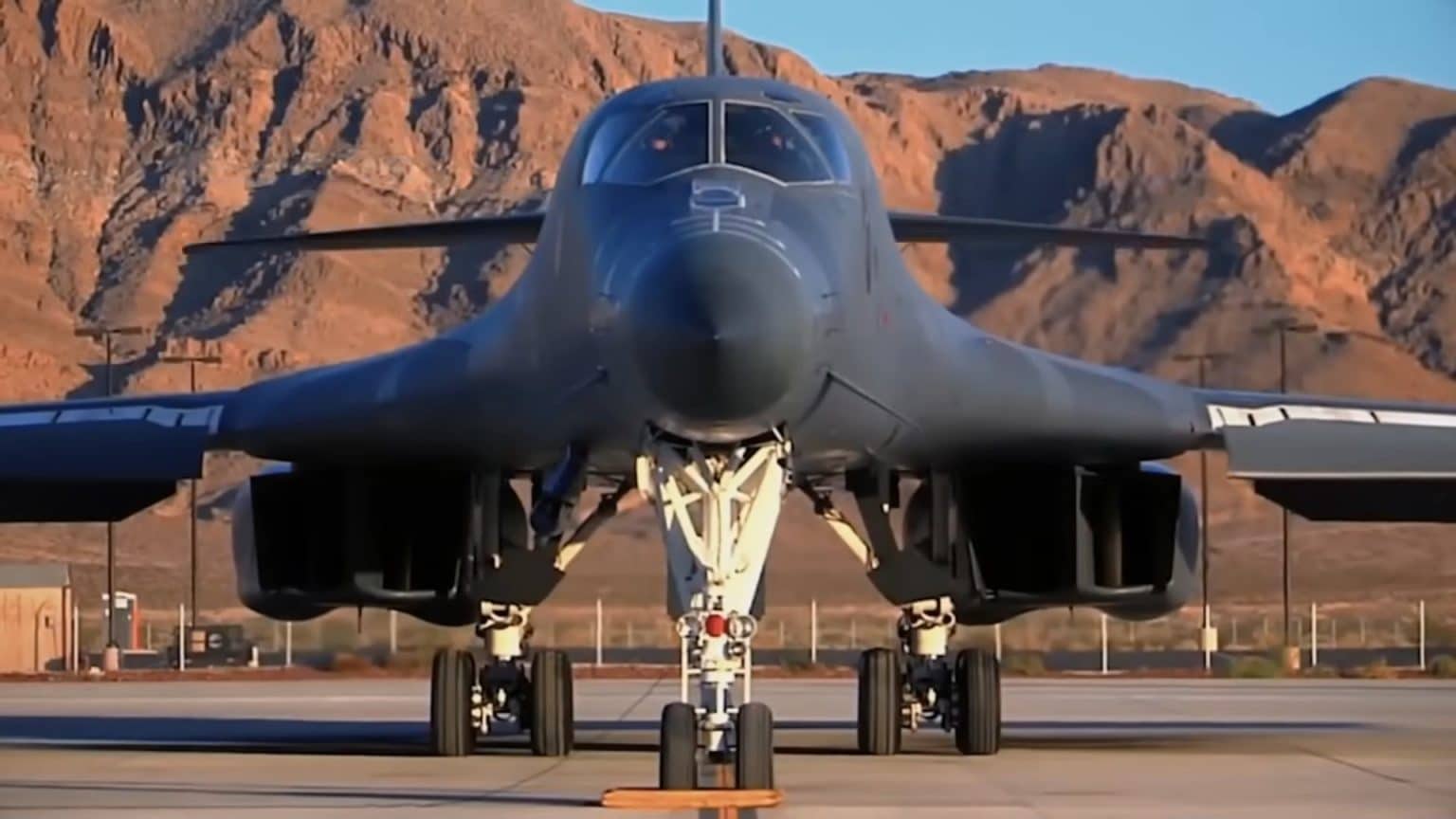B-1R: The world's BIGGEST air superiority fighter?! - World War Wings