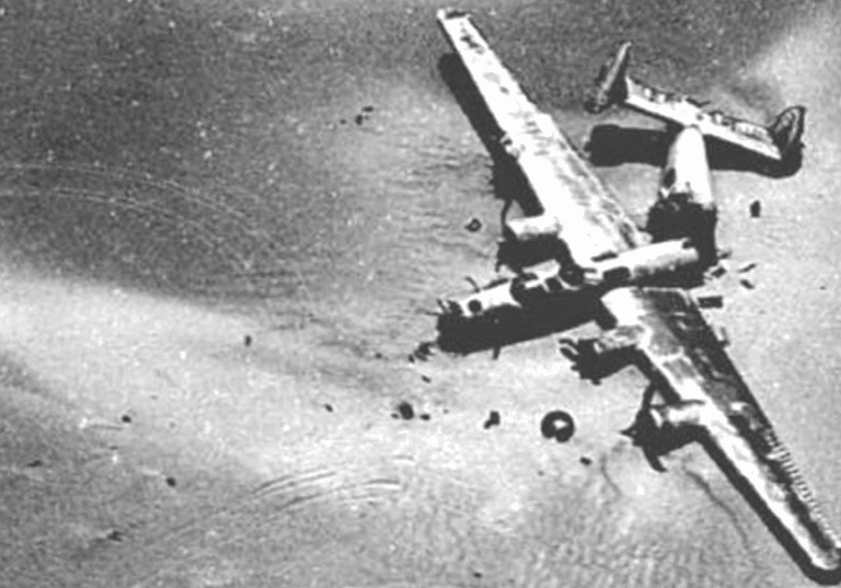 The Story of the WWII Plane That Never Returned Found in Sahara Desert ...