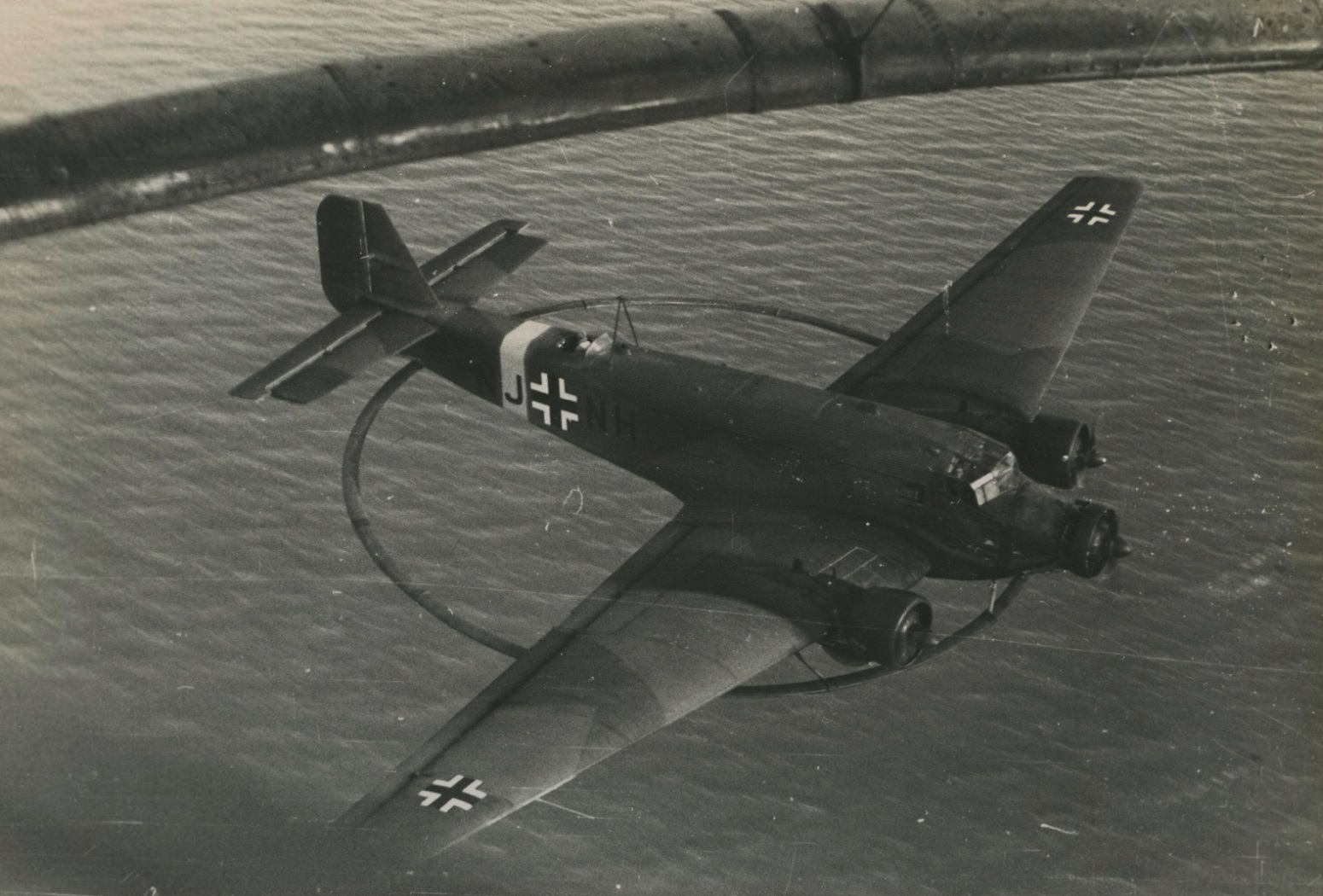 Why Germany Put Giant Hoops Under Their Planes - World War Wings