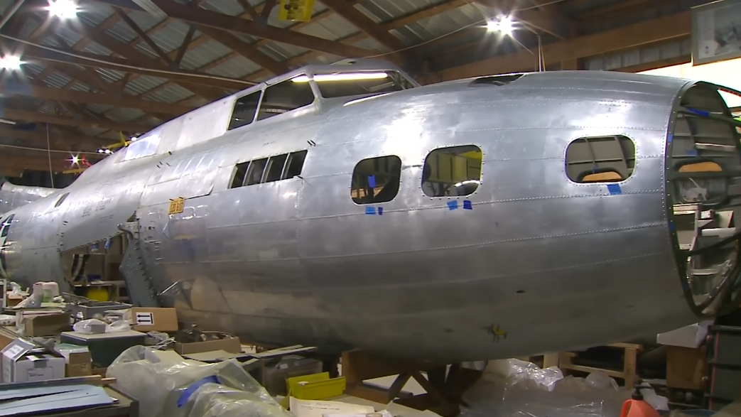 Illinois Man Restores Iconic B-17 WWII Bomber After 40 Years of ...