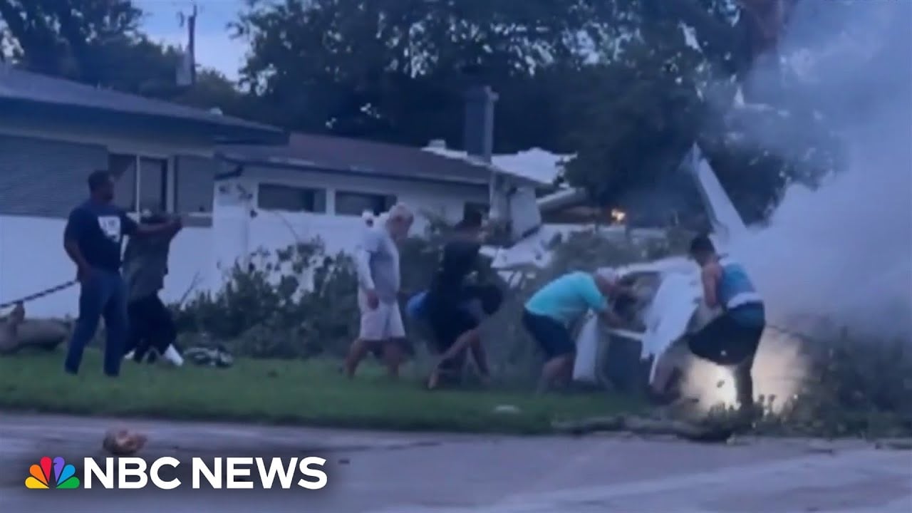 Doorbell Cam Captures Fiery Plane Crash in Florida Neighborhood - World ...