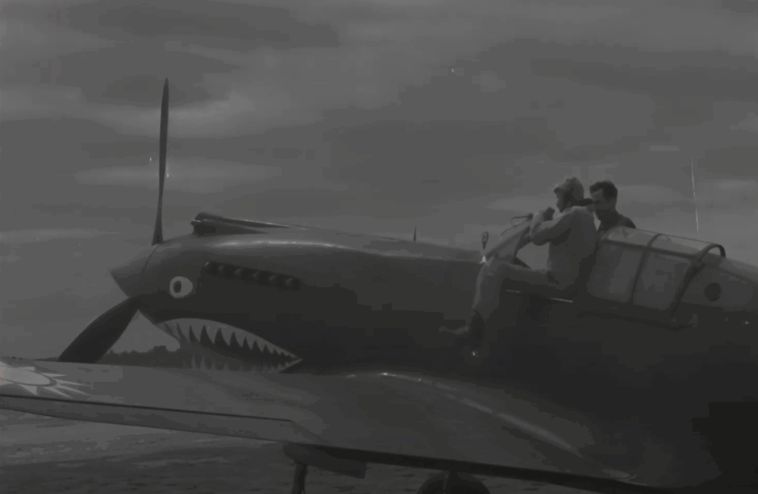 Watch Raw WWII Footage of P-40 Warhawk in Action - World War Wings