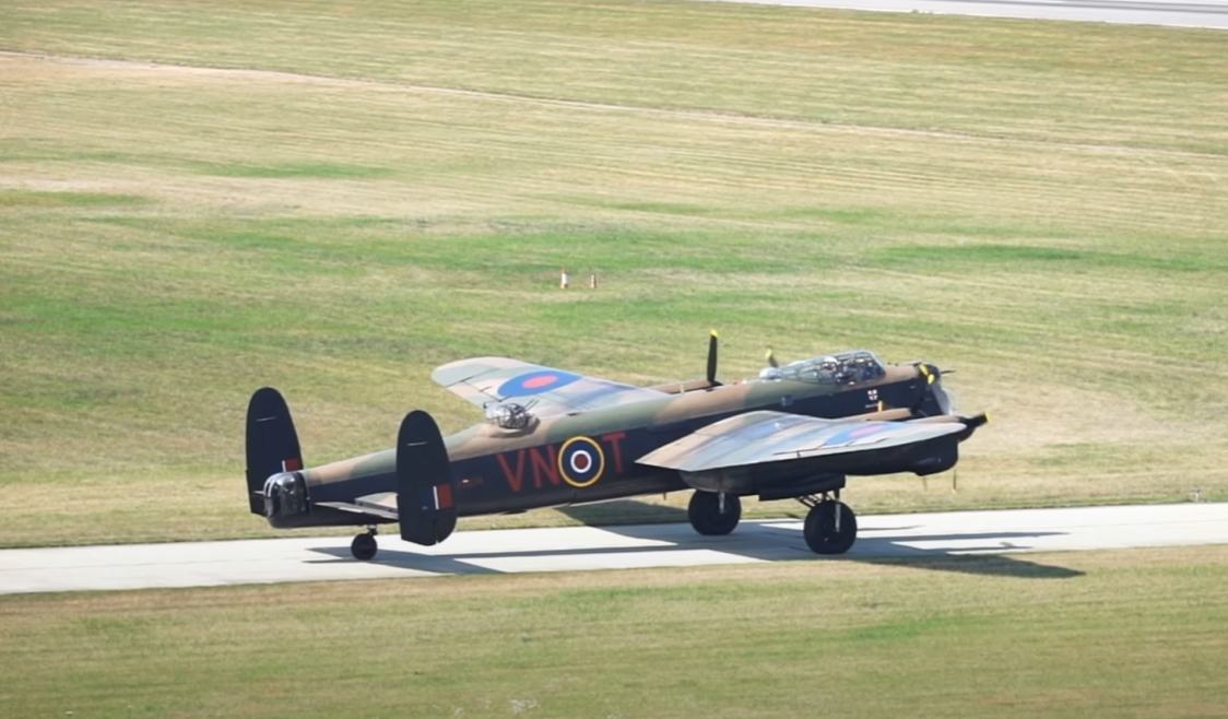 Watch the Lancaster’s Majestic Merlins Roar on VJ Day at Southend ...