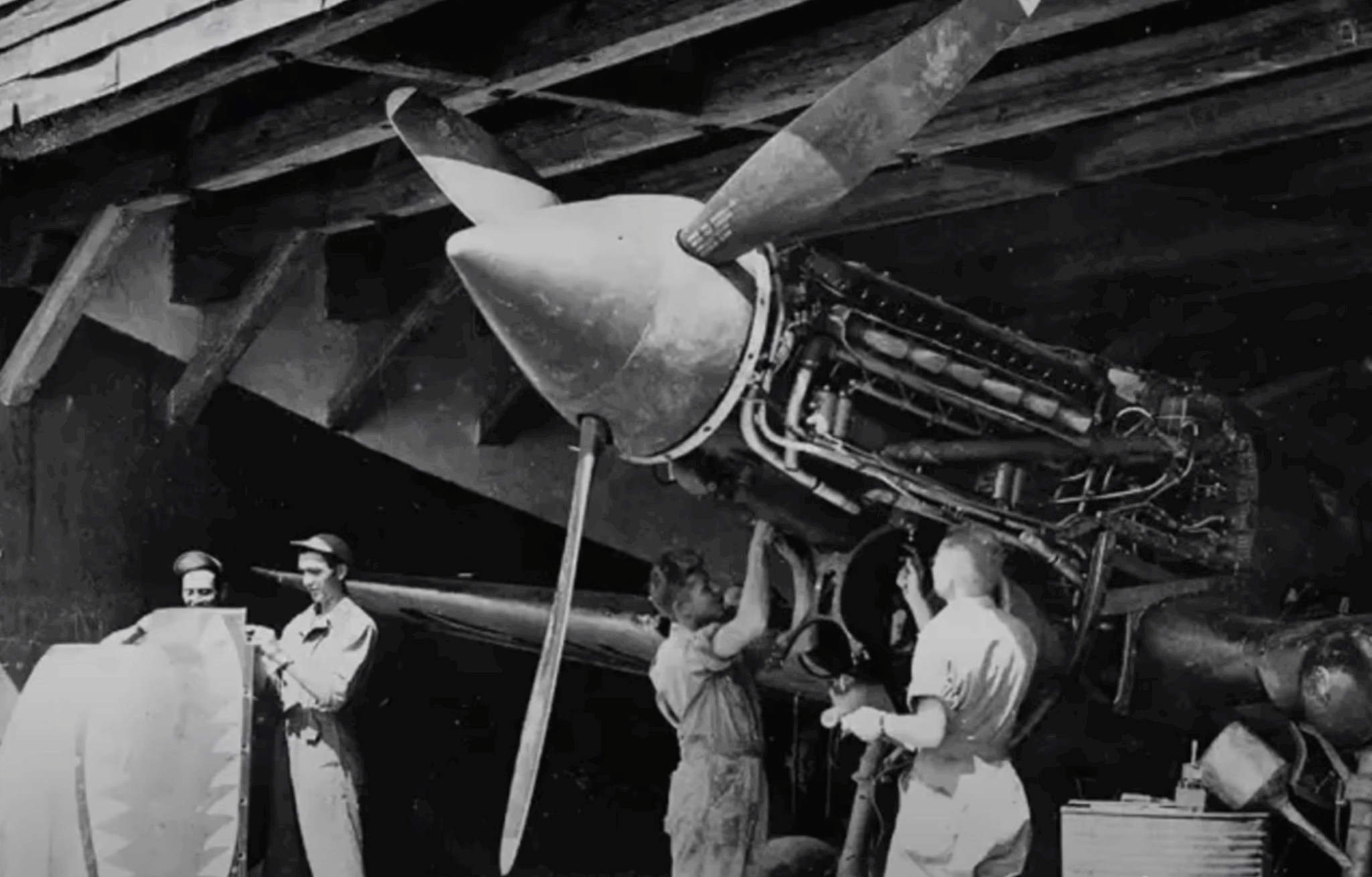 How Paddle-Blade Propellers Transformed the Thunderbolt Into a 470-MPH ...