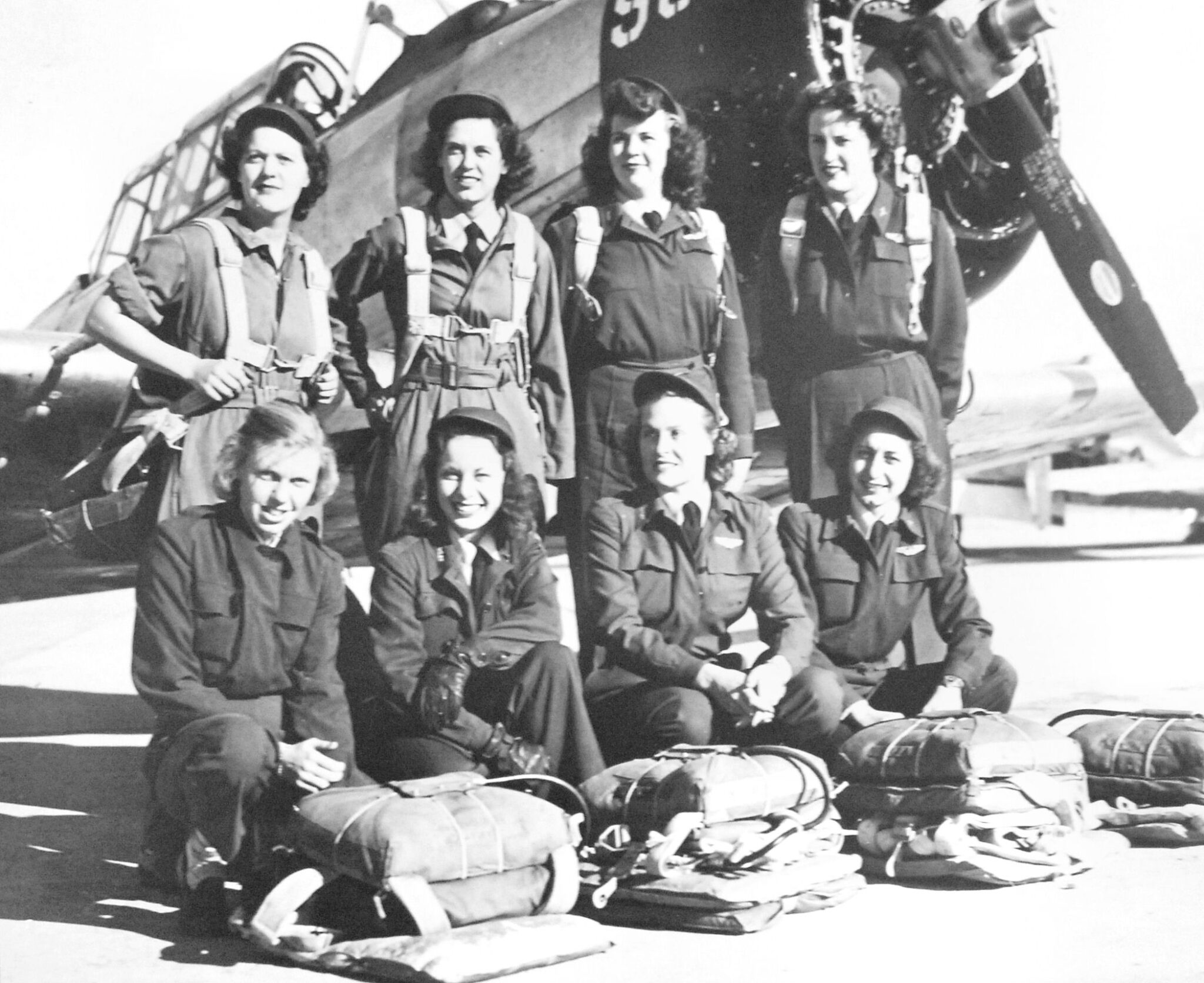The Unsung Women Who Piloted 12,000 Planes During WWII - World War Wings