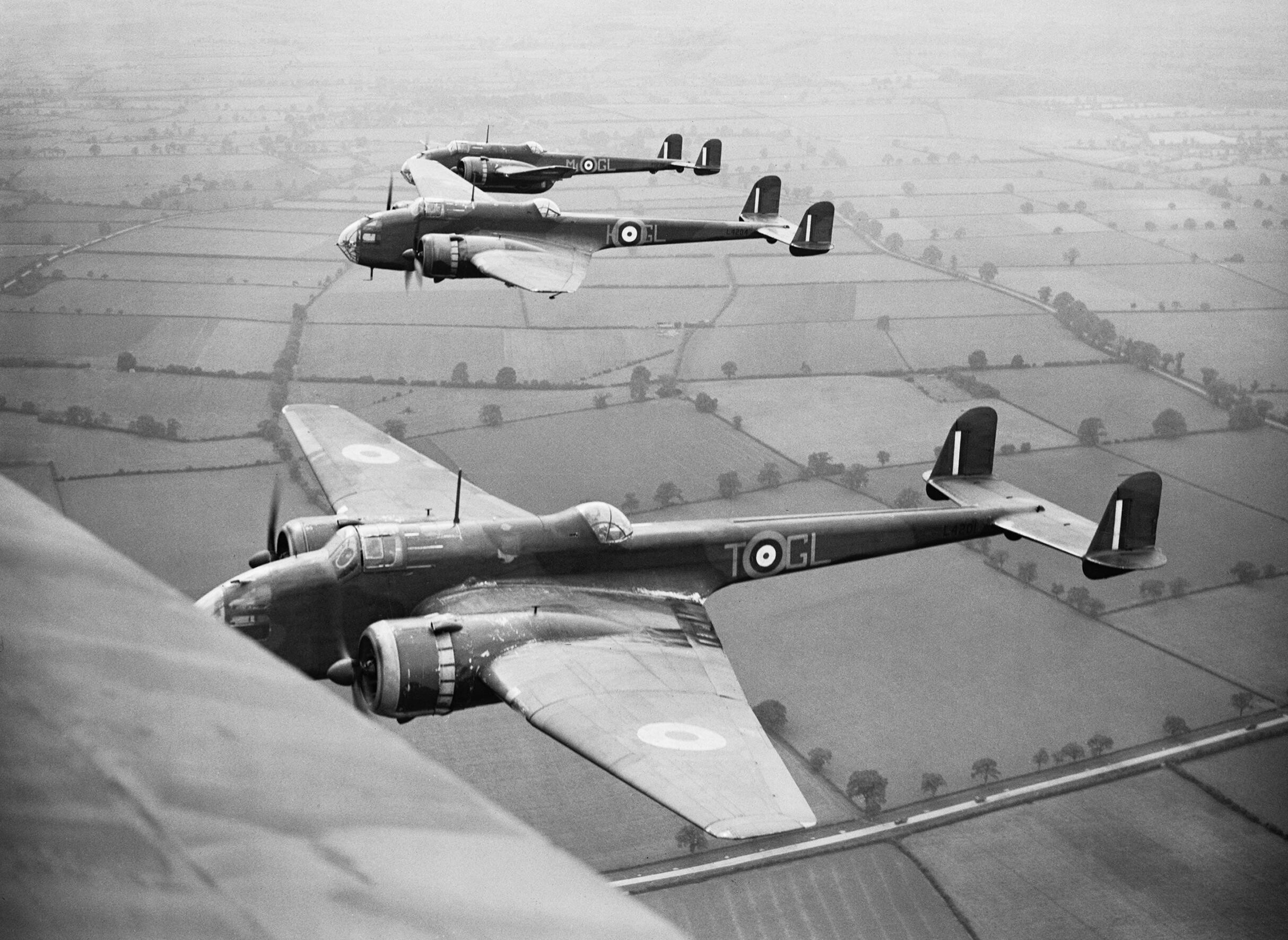 On This Day in WWII (1944): A Massive RAF Bomber Force of 683 Aircraft ...