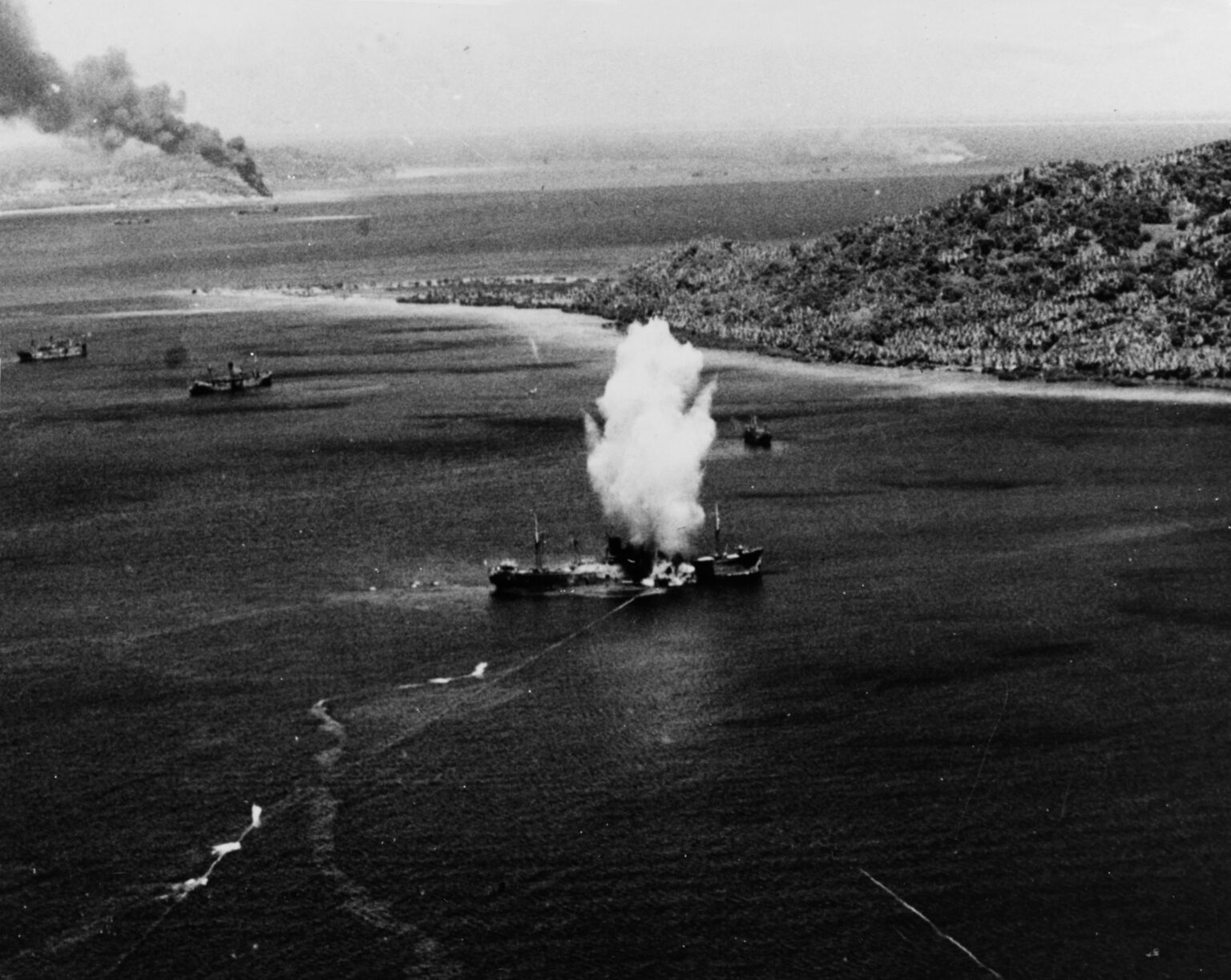 Pacific War, 1944: Hellcats Down 30 Fighters in Opening Minutes of ...