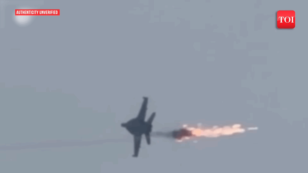 Iranian Missile Nearly Hits US Super Hornet During Low-Level Strafing ...
